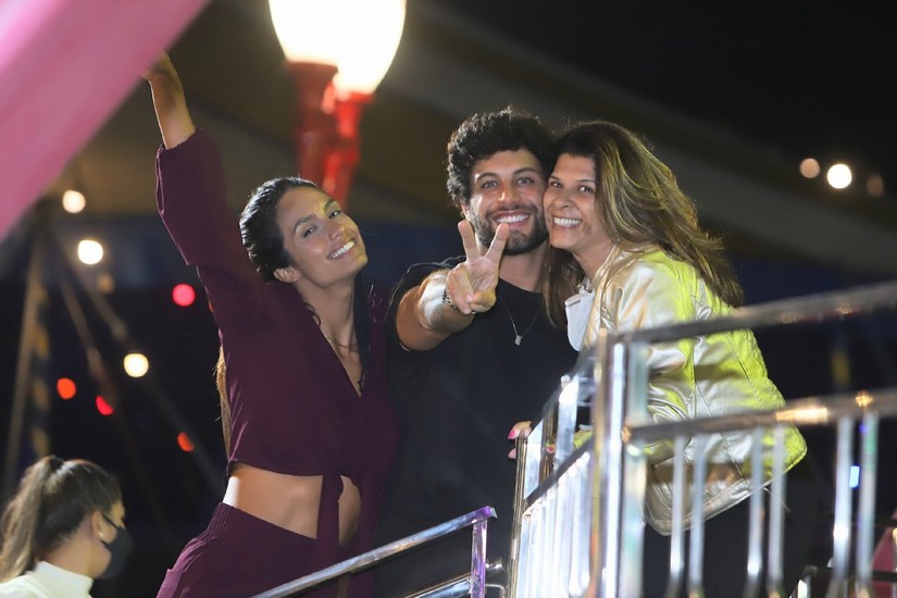 Revista Portfolio | Jesus Luz e Carol Ramiro comemoram cinco anos da ...